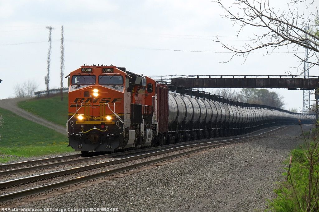 BNSF 3888